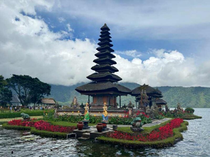 LAKE BRATAN ULUN DANU TEMPLE | Tourist Spots, Bali, Indonesia