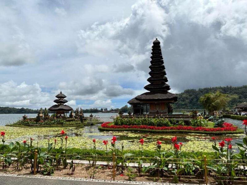 LAKE BRATAN ULUN DANU TEMPLE | Tourist Spots, Bali, Indonesia